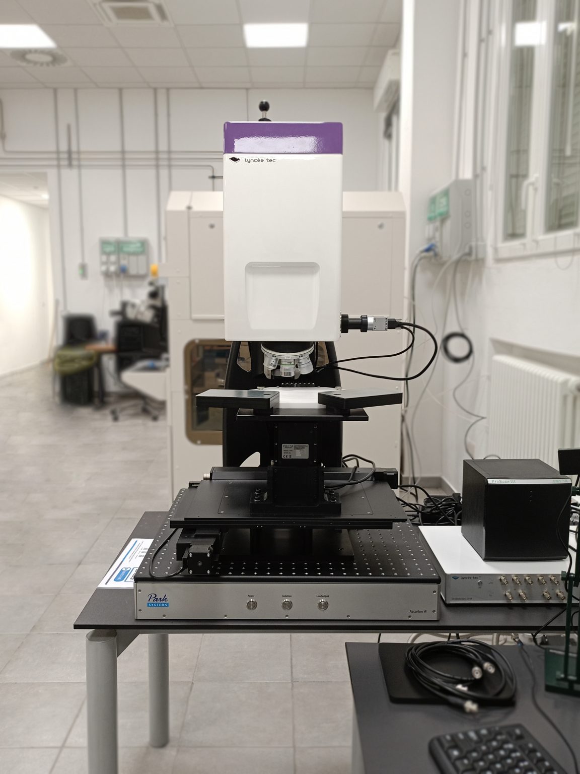Reflection Digital Holographic Microscope - Lyncée Tec DHM®-R2105 ...